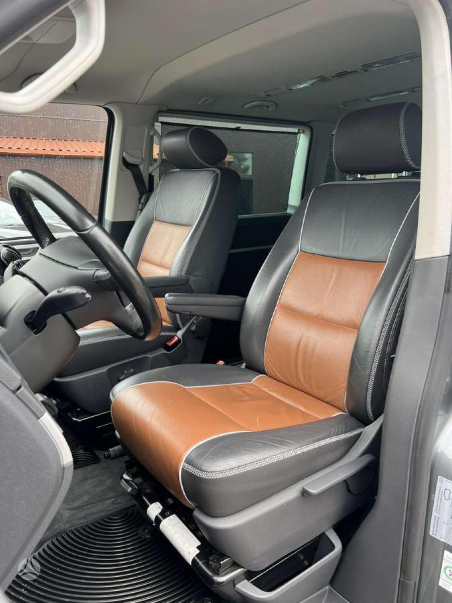 Pelēks Volkswagen Multivan 2013 Klaipėda, ar dzinēja tilpumu 1.97 L un nobraukumu 124 tūkst. km par 24999 €, foto 18 vietnē AUTOMOTO.COM.LV