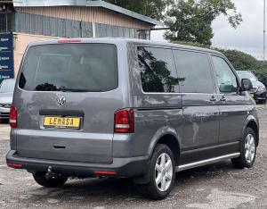 Pelēks Volkswagen Multivan 2013 Klaipėda, ar dzinēja tilpumu 1.97 L un nobraukumu 124 tūkst. km par 24999 €, foto 24 vietnē AUTOMOTO.COM.LV
