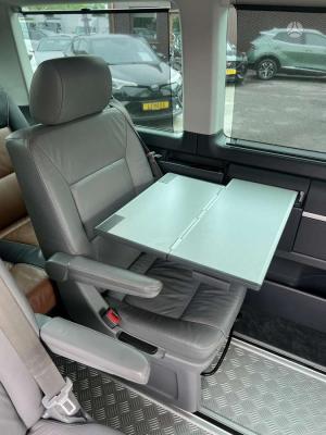 Pelēks Volkswagen Multivan 2013 Klaipėda, ar dzinēja tilpumu 1.97 L un nobraukumu 124 tūkst. km par 24999 €, foto 26 vietnē AUTOMOTO.COM.LV