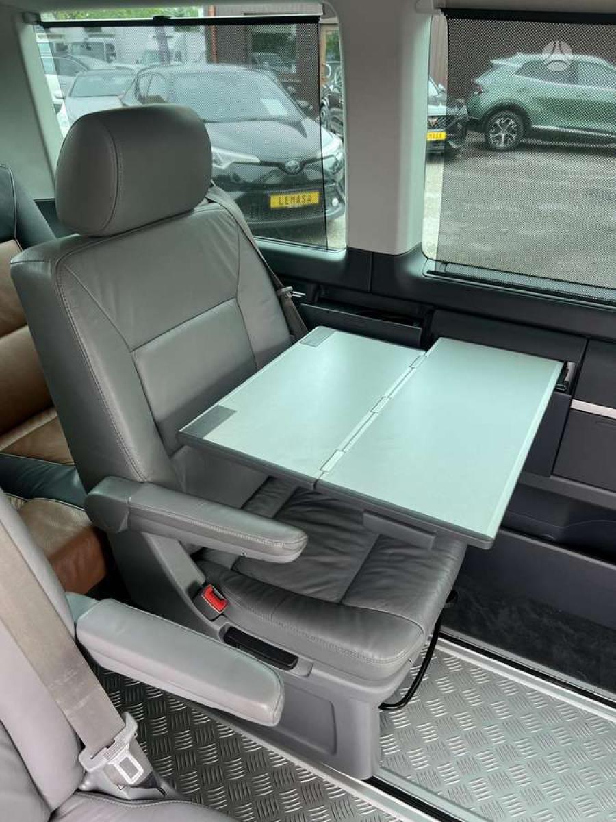 Pelēks Volkswagen Multivan 2013 Klaipėda, ar dzinēja tilpumu 1.97 L un nobraukumu 124 tūkst. km par 24999 €, foto 26 vietnē AUTOMOTO.COM.LV