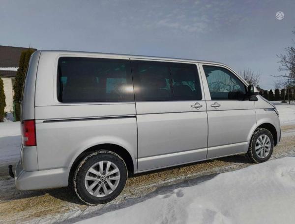 Grey Volkswagen Multivan 2015 in Vilnius, with an engine capacity of 2.00 L and mileage of 181 thousand km for 20000 €, photo 4 on AUTOMOTO.COM.LV