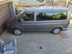Grey Volkswagen Multivan 2015 in Jonava, with an engine capacity of 2.00 L and mileage of 274 thousand km for 16100 €, photo 5 on AUTOMOTO.COM.LV