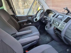 Grey Volkswagen Multivan 2015 in Jonava, with an engine capacity of 2.00 L and mileage of 274 thousand km for 16100 €, photo 7 on AUTOMOTO.COM.LV