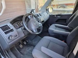 Grey Volkswagen Multivan 2015 in Jonava, with an engine capacity of 2.00 L and mileage of 274 thousand km for 16100 €, photo 9 on AUTOMOTO.COM.LV