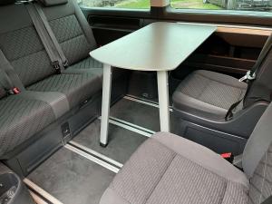 Grey Volkswagen Multivan 2015 in Jonava, with an engine capacity of 2.00 L and mileage of 274 thousand km for 16100 €, photo 10 on AUTOMOTO.COM.LV