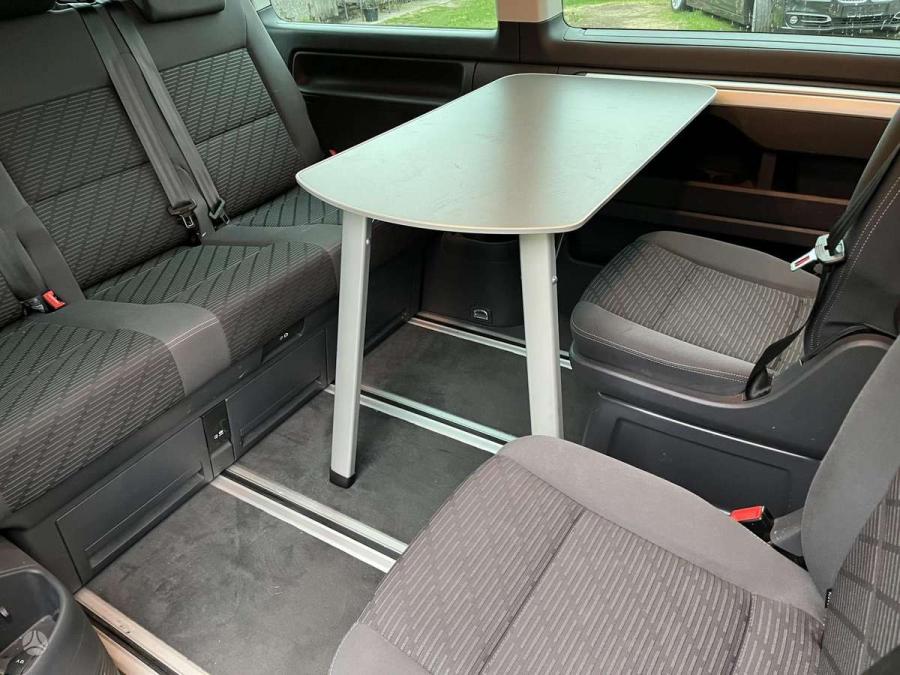 Grey Volkswagen Multivan 2015 in Jonava, with an engine capacity of 2.00 L and mileage of 274 thousand km for 16100 €, photo 10 on AUTOMOTO.COM.LV