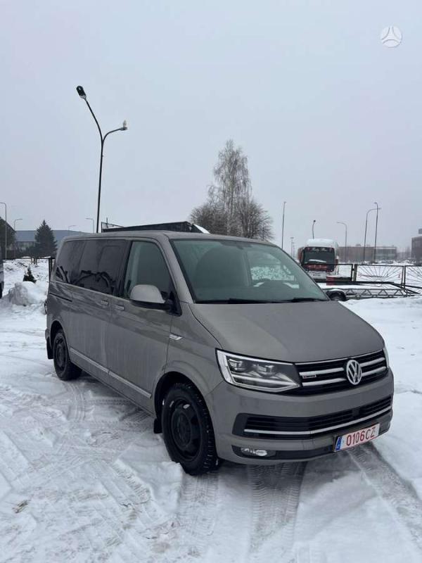 Pelēks Volkswagen Multivan 2016 Klaipėda, ar dzinēja tilpumu 2.00 L un nobraukumu 307 tūkst. km par 23900 €, foto 3 vietnē AUTOMOTO.COM.LV