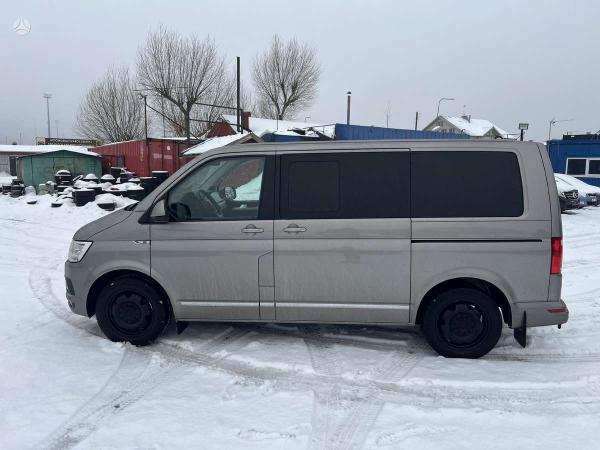 Pelēks Volkswagen Multivan 2016 Klaipėda, ar dzinēja tilpumu 2.00 L un nobraukumu 307 tūkst. km par 23900 €, foto 8 vietnē AUTOMOTO.COM.LV