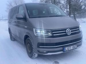 Grey Volkswagen Multivan 2018 in Panevezys, with an engine capacity of 2.00 L and mileage of 182 thousand km for 17800 €, photo 2 on AUTOMOTO.COM.LV