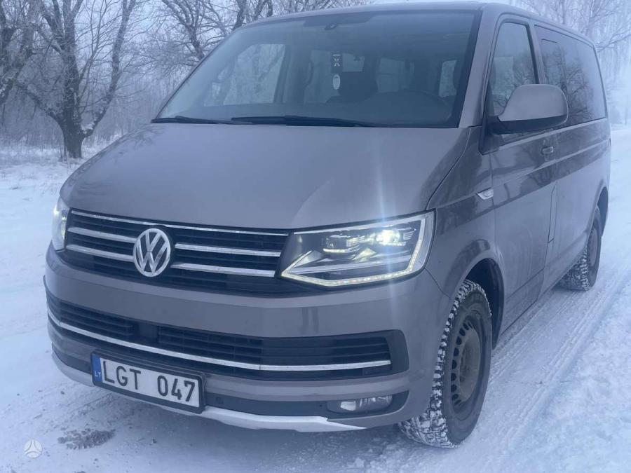 Grey Volkswagen Multivan 2018 in Panevezys, with an engine capacity of 2.00 L and mileage of 182 thousand km for 17800 €, photo 3 on AUTOMOTO.COM.LV