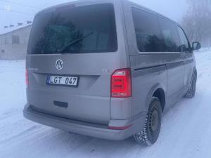 Grey Volkswagen Multivan 2018 in Panevezys, with an engine capacity of 2.00 L and mileage of 182 thousand km for 17800 €, photo 5 on AUTOMOTO.COM.LV