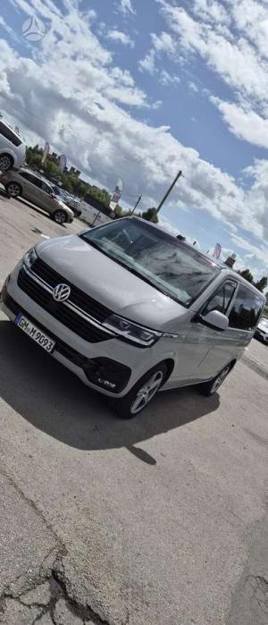 Pelēks Volkswagen Multivan 2020 Panevēža, ar dzinēja tilpumu 1.97 L un nobraukumu 62 tūkst. km par 33000 €, foto  vietnē AUTOMOTO.COM.LV
