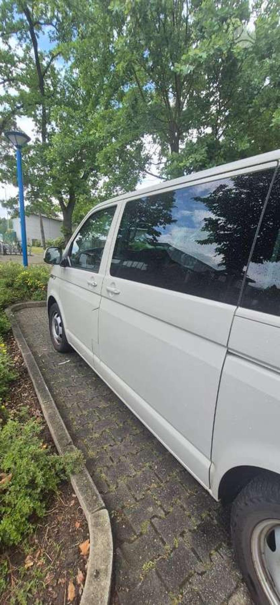 Pelēks Volkswagen Multivan 2020 Klaipėda, ar dzinēja tilpumu 1.97 L un nobraukumu 128 tūkst. km par 29900 €, foto 5 vietnē AUTOMOTO.COM.LV
