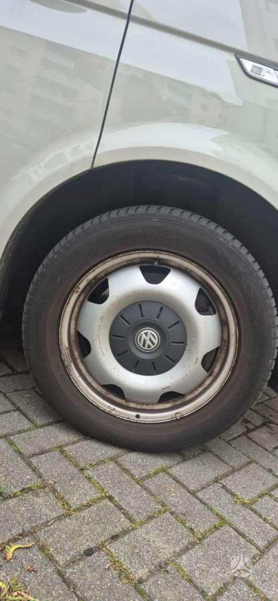 Pelēks Volkswagen Multivan 2020 Klaipėda, ar dzinēja tilpumu 1.97 L un nobraukumu 128 tūkst. km par 29900 €, foto 7 vietnē AUTOMOTO.COM.LV