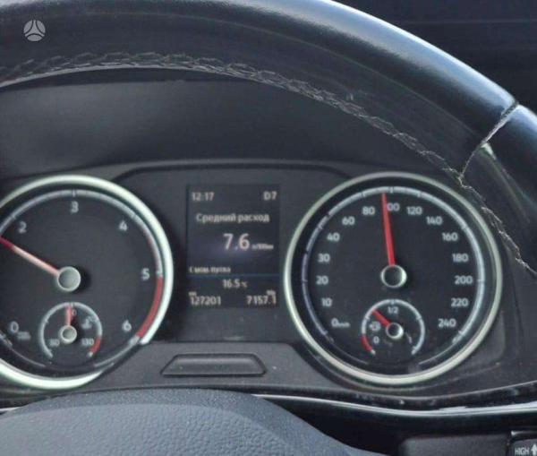 Pelēks Volkswagen Multivan 2020 Klaipėda, ar dzinēja tilpumu 1.97 L un nobraukumu 128 tūkst. km par 29900 €, foto 8 vietnē AUTOMOTO.COM.LV