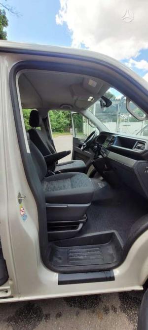 Pelēks Volkswagen Multivan 2020 Klaipėda, ar dzinēja tilpumu 1.97 L un nobraukumu 128 tūkst. km par 29900 €, foto 12 vietnē AUTOMOTO.COM.LV