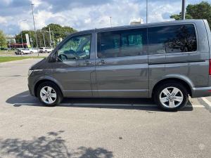Grey Volkswagen Multivan 2021 in Vilnius, with an engine capacity of 2.00 L and mileage of 465 thousand km for 19200 €, photo 4 on AUTOMOTO.COM.LV