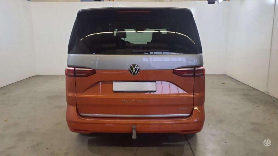 Grey Volkswagen Multivan 2022 in Vilnius, with an engine capacity of 1.40 L and mileage of 106 thousand km for 41690 €, photo 7 on AUTOMOTO.COM.LV