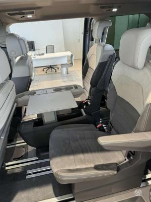 Grey Volkswagen Multivan 2022 in Vilnius, with an engine capacity of 1.98 L and mileage of 90 thousand km for 46000 €, photo 6 on AUTOMOTO.COM.LV