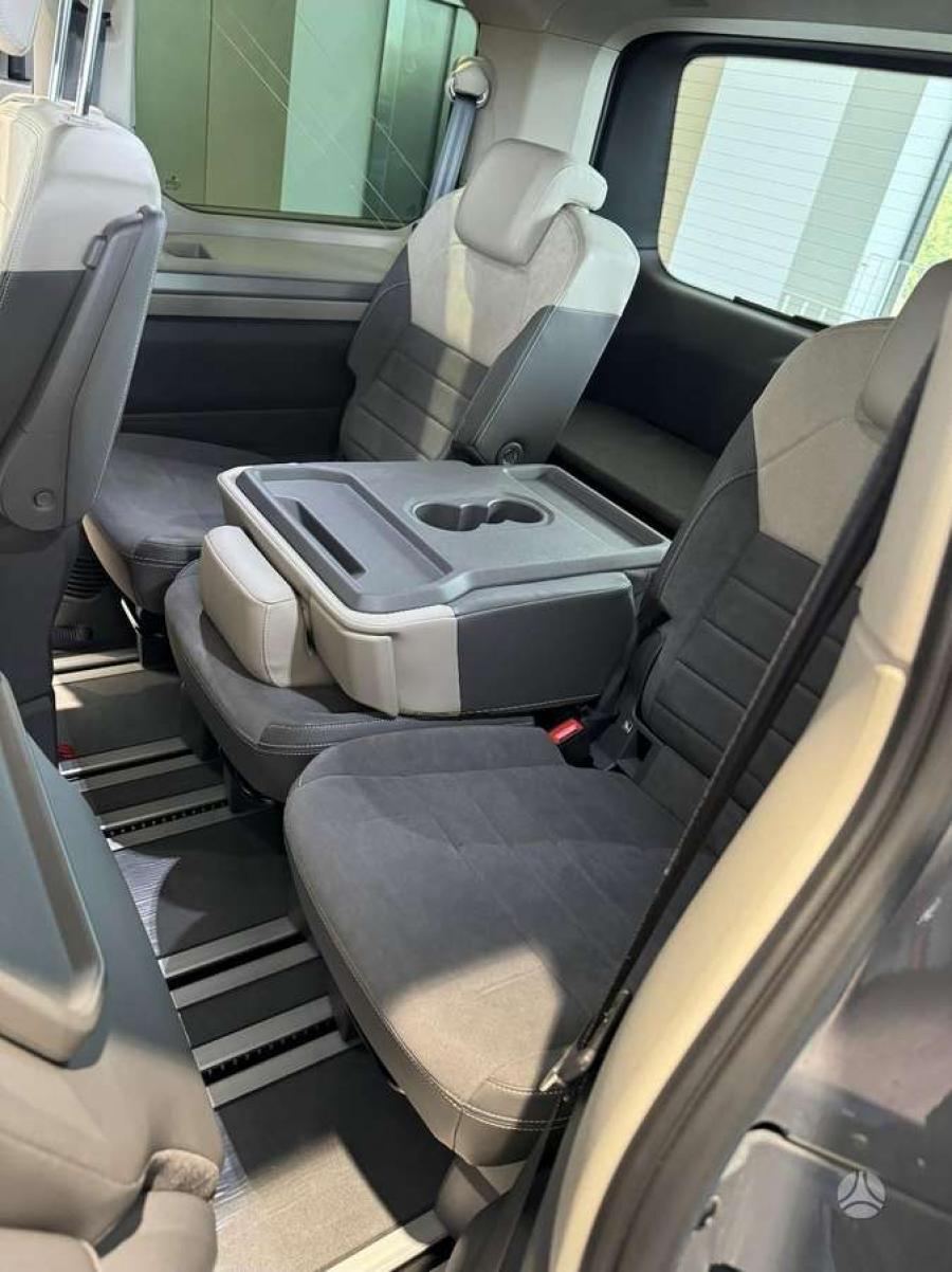 Grey Volkswagen Multivan 2022 in Vilnius, with an engine capacity of 1.98 L and mileage of 90 thousand km for 46000 €, photo 7 on AUTOMOTO.COM.LV