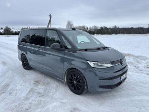 Pelēks Volkswagen Multivan 2023 Viļņa, ar dzinēja tilpumu 1.97 L un nobraukumu 170 tūkst. km par 40500 €, foto  vietnē AUTOMOTO.COM.LV