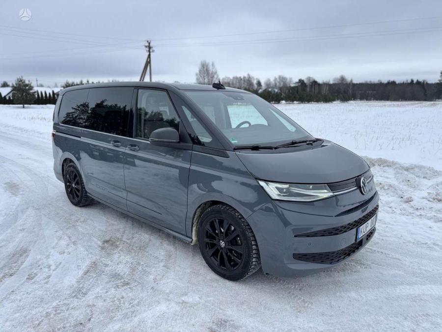 Pelēks Volkswagen Multivan 2023 Viļņa, ar dzinēja tilpumu 1.97 L un nobraukumu 170 tūkst. km par 40500 €, foto 1 vietnē AUTOMOTO.COM.LV