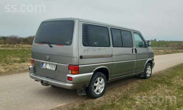 Grey Volkswagen Multivan 1997 in Bauska, with an engine capacity of 2.50 L and mileage of 403 thousand km for 4900 €, photo 4 on AUTOMOTO.COM.LV