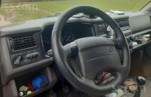 Grey Volkswagen Multivan 1997 in Bauska, with an engine capacity of 2.50 L and mileage of 403 thousand km for 4900 €, photo 6 on AUTOMOTO.COM.LV