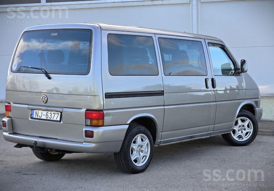 Grey Volkswagen Multivan 2000 in Tukums, with an engine capacity of 2.50 L and mileage of 376 thousand km for 3350 €, photo 3 on AUTOMOTO.COM.LV