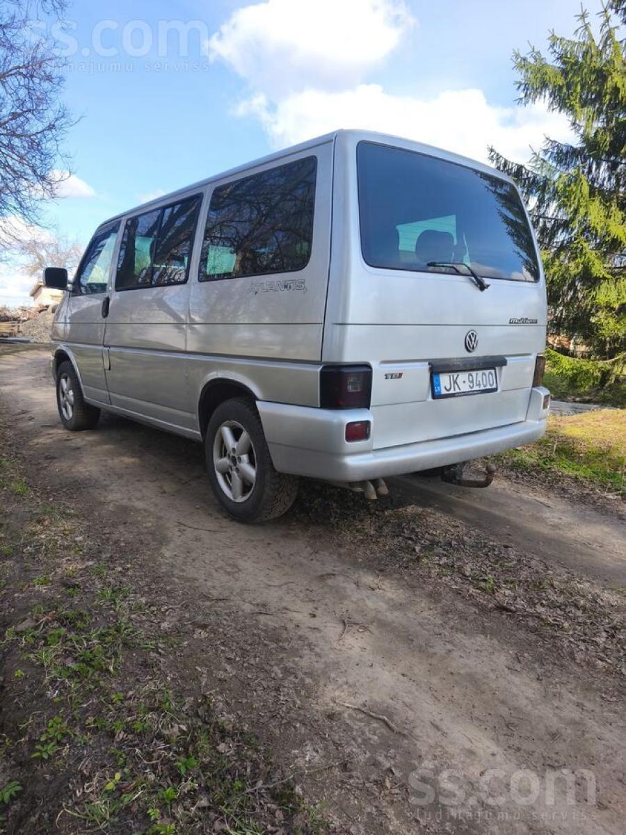 Grey Volkswagen Multivan 2000 in Rezekne, with an engine capacity of 2.50 L and mileage of 460 thousand km for 3700 €, photo 1 on AUTOMOTO.COM.LV
