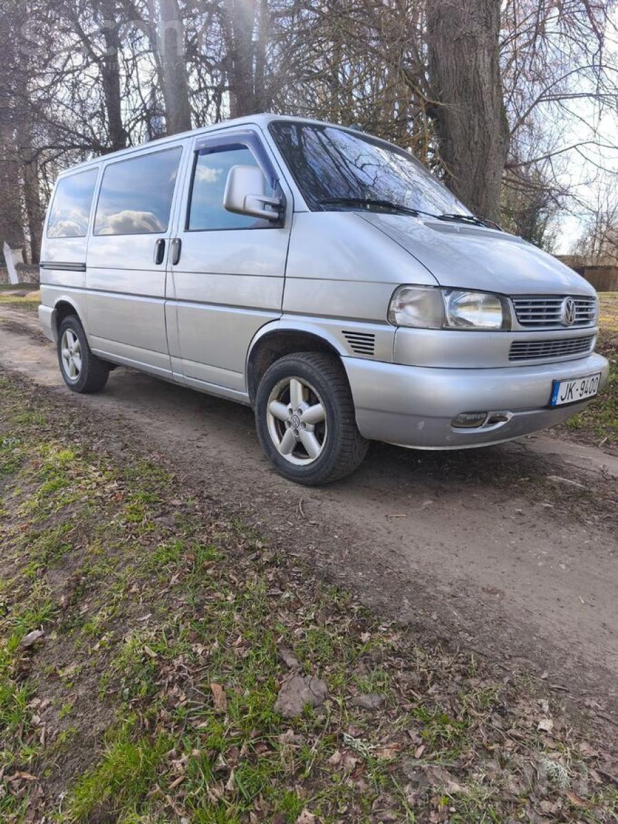 Grey Volkswagen Multivan 2000 in Rezekne, with an engine capacity of 2.50 L and mileage of 460 thousand km for 3700 €, photo 3 on AUTOMOTO.COM.LV