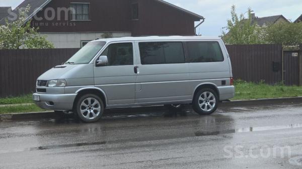 Grey Volkswagen Multivan 2001 in Daugavpils, with an engine capacity of 2.50 L and mileage of 200 thousand km for 9000 €, photo 1 on AUTOMOTO.COM.LV