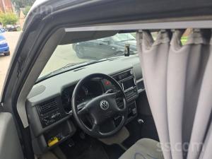 Grey Volkswagen Multivan 2001 in Daugavpils, with an engine capacity of 2.50 L and mileage of 200 thousand km for 9000 €, photo 8 on AUTOMOTO.COM.LV