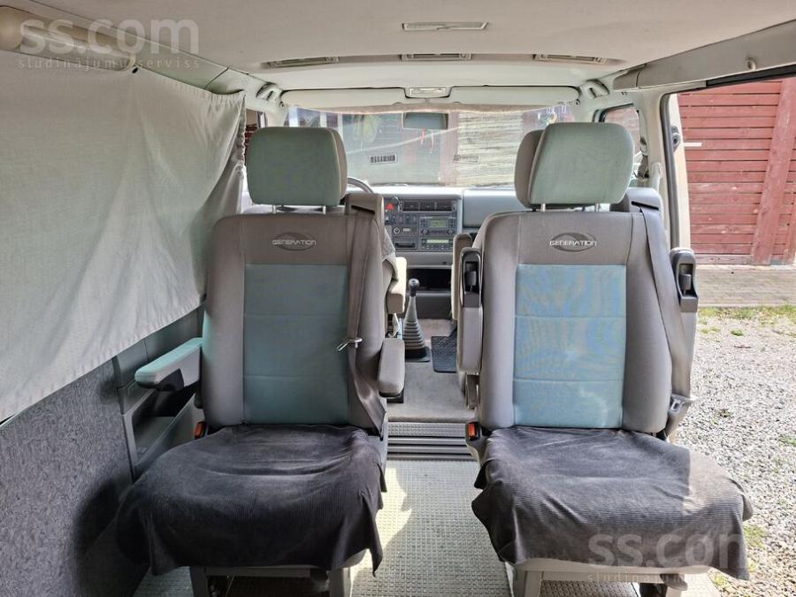 Grey Volkswagen Multivan 2001 in Riga, with an engine capacity of 2.50 L and mileage of 444 thousand km for 7200 €, photo 20 on AUTOMOTO.COM.LV