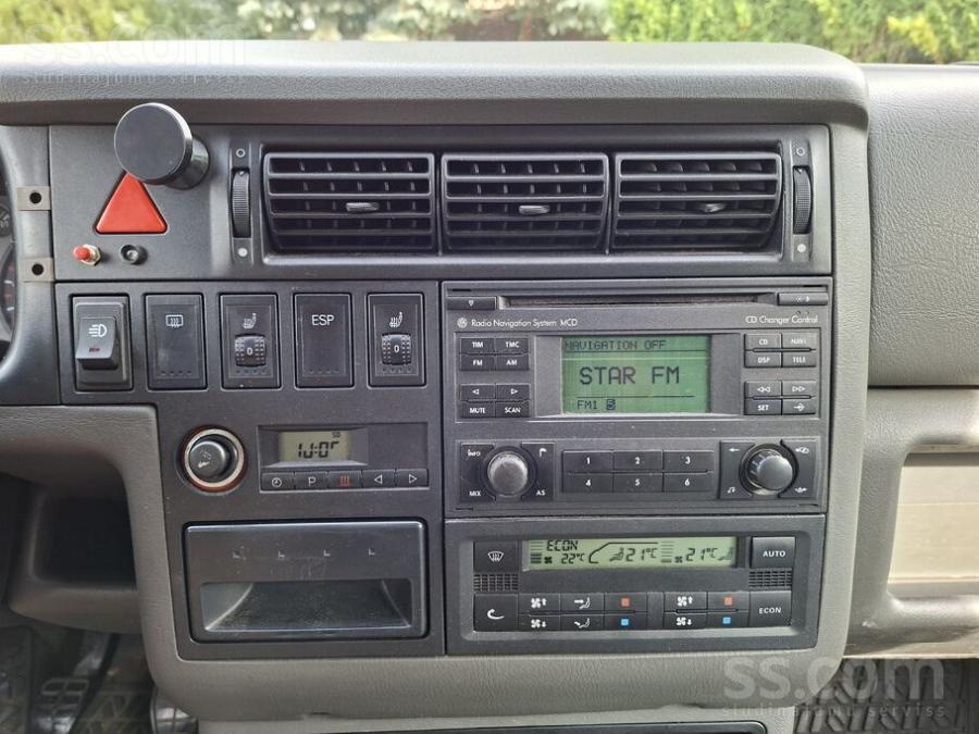 Grey Volkswagen Multivan 2001 in Riga, with an engine capacity of 2.50 L and mileage of 444 thousand km for 7200 €, photo 24 on AUTOMOTO.COM.LV