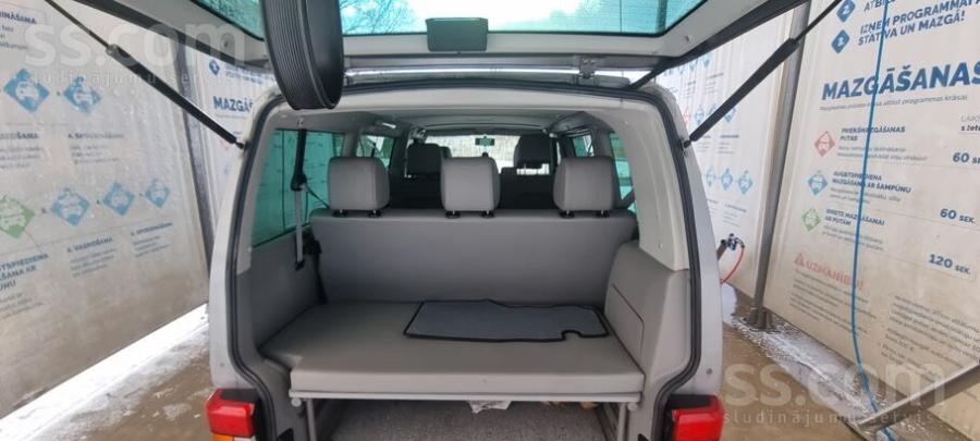 Pelēks Volkswagen Multivan 2002 Liepāja, ar dzinēja tilpumu 2.50 L un nobraukumu 327 tūkst. km par 8400 €, foto 10 vietnē AUTOMOTO.COM.LV