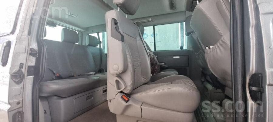 Pelēks Volkswagen Multivan 2002 Liepāja, ar dzinēja tilpumu 2.50 L un nobraukumu 327 tūkst. km par 8400 €, foto 13 vietnē AUTOMOTO.COM.LV
