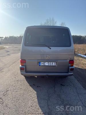 Grey Volkswagen Multivan 2002 in Liepaja, with an engine capacity of 2.50 L and mileage of 334 thousand km for 10700 €, photo 4 on AUTOMOTO.COM.LV