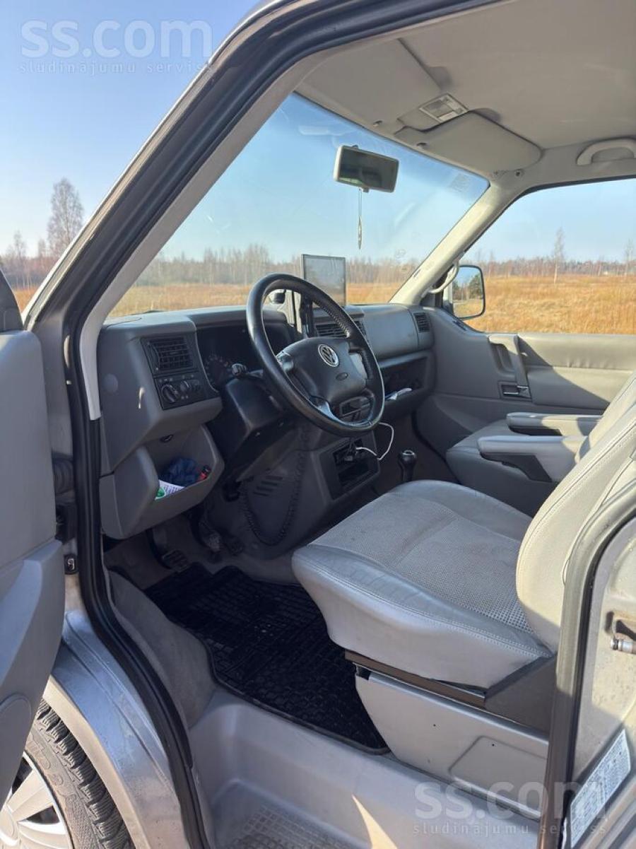 Grey Volkswagen Multivan 2002 in Liepaja, with an engine capacity of 2.50 L and mileage of 334 thousand km for 10700 €, photo 6 on AUTOMOTO.COM.LV
