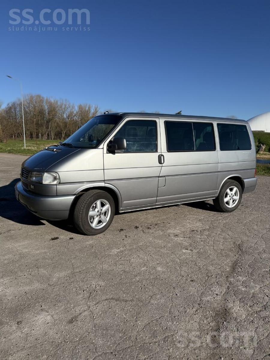 Grey Volkswagen Multivan 2002 in Liepaja, with an engine capacity of 2.50 L and mileage of 334 thousand km for 10700 €, photo 8 on AUTOMOTO.COM.LV