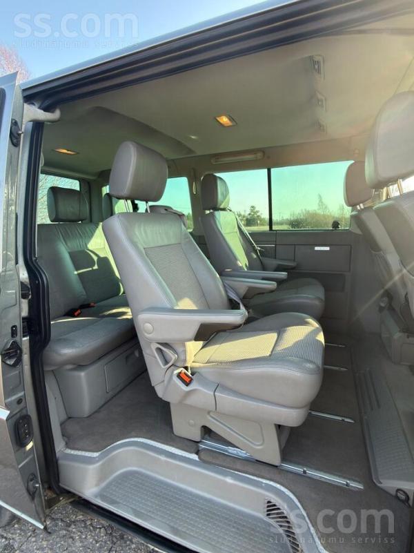 Grey Volkswagen Multivan 2002 in Liepaja, with an engine capacity of 2.50 L and mileage of 334 thousand km for 10700 €, photo 8 on AUTOMOTO.COM.LV