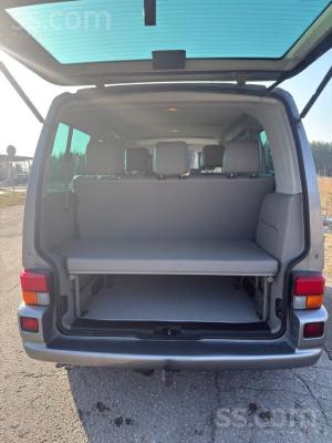 Grey Volkswagen Multivan 2002 in Liepaja, with an engine capacity of 2.50 L and mileage of 334 thousand km for 10700 €, photo 11 on AUTOMOTO.COM.LV