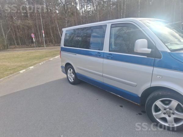 Pelēks Volkswagen Multivan 2003 Rīga, ar dzinēja tilpumu 2.50 L un nobraukumu 293 tūkst. km par 6600 €, foto 4 vietnē AUTOMOTO.COM.LV