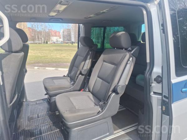 Pelēks Volkswagen Multivan 2003 Rīga, ar dzinēja tilpumu 2.50 L un nobraukumu 293 tūkst. km par 6600 €, foto 6 vietnē AUTOMOTO.COM.LV