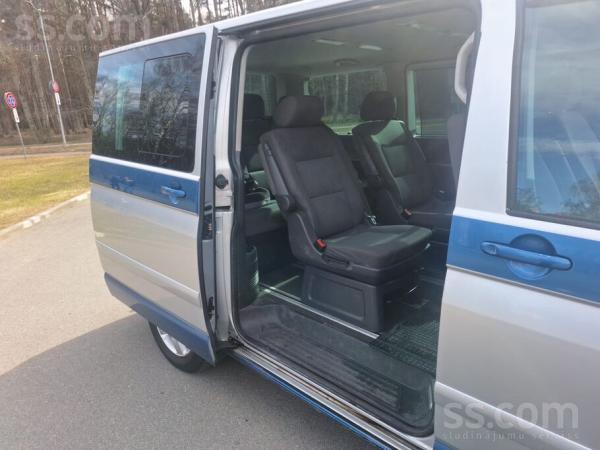 Pelēks Volkswagen Multivan 2003 Rīga, ar dzinēja tilpumu 2.50 L un nobraukumu 293 tūkst. km par 6600 €, foto 7 vietnē AUTOMOTO.COM.LV