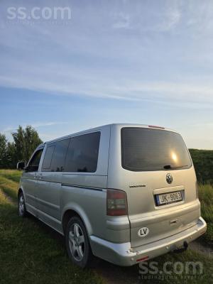 Grey Volkswagen Multivan 2003 in Daugavpils, with an engine capacity of 2.50 L and mileage of 318 thousand km for 5500 €, photo 5 on AUTOMOTO.COM.LV