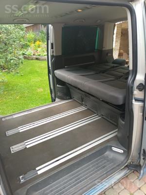 Grey Volkswagen Multivan 2003 in Riga, with an engine capacity of 2.50 L and mileage of 494 thousand km for 4500 €, photo 6 on AUTOMOTO.COM.LV