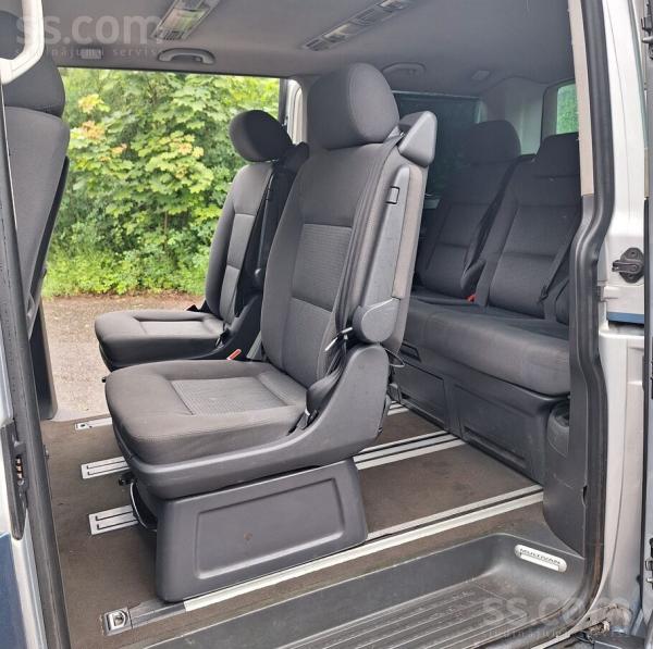 Pelēks Volkswagen Multivan 2003 Rīga, ar dzinēja tilpumu 2.50 L un nobraukumu 494 tūkst. km par 4500 €, foto 7 vietnē AUTOMOTO.COM.LV