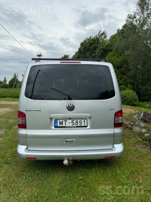 Grey Volkswagen Multivan 2003 in Gulbene, with an engine capacity of 2.50 L and mileage of 419 thousand km for 4000 €, photo 5 on AUTOMOTO.COM.LV