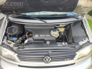 Grey Volkswagen Multivan 2003 in Ogre, with an engine capacity of 2.50 L and mileage of 352 thousand km for 9500 €, photo 5 on AUTOMOTO.COM.LV